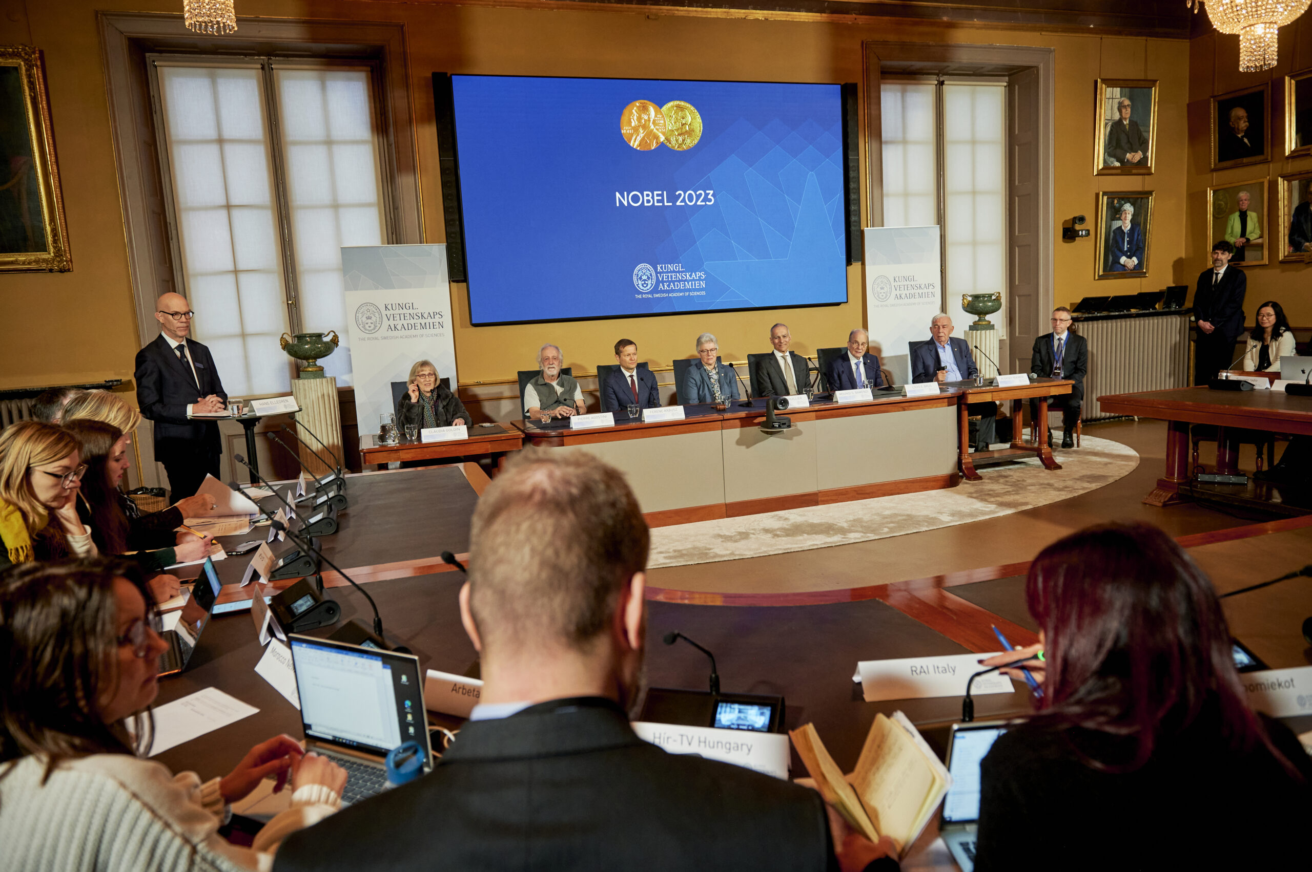 Press conference with the 2024 Laureates in Physics, Chemistry and ...